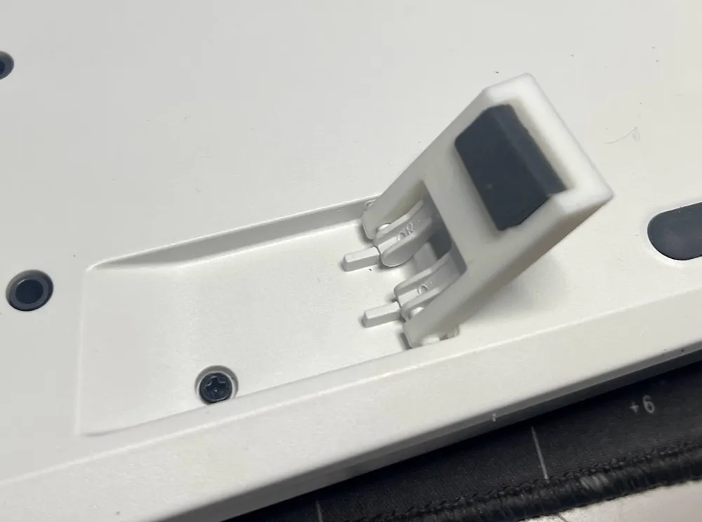 Logitech K850 Kickstand replacement by VP_8411 - MakerWorld