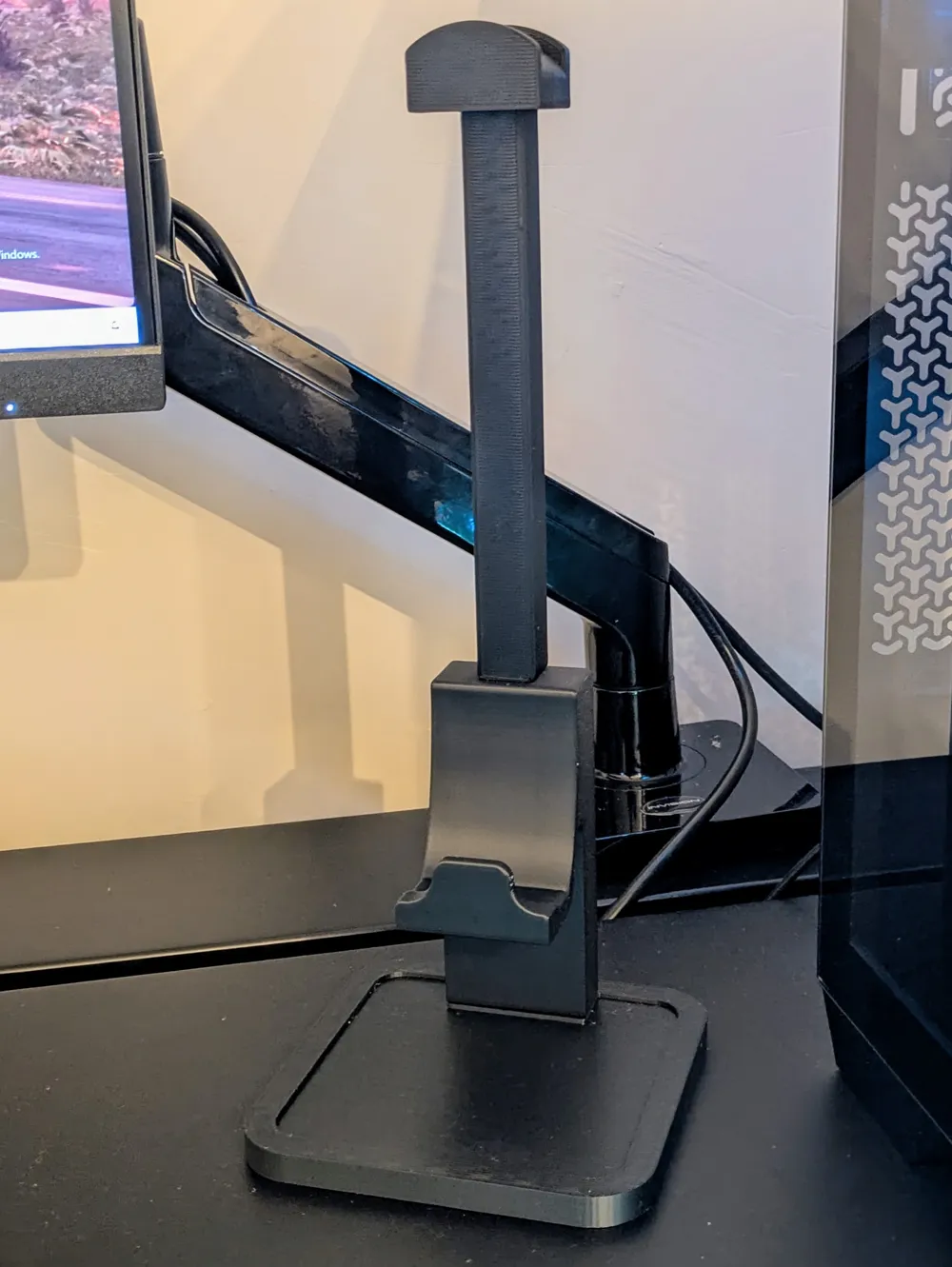 PS5 controller and headphone holder by JayemStudios MakerWorld: Download Free 3D Models