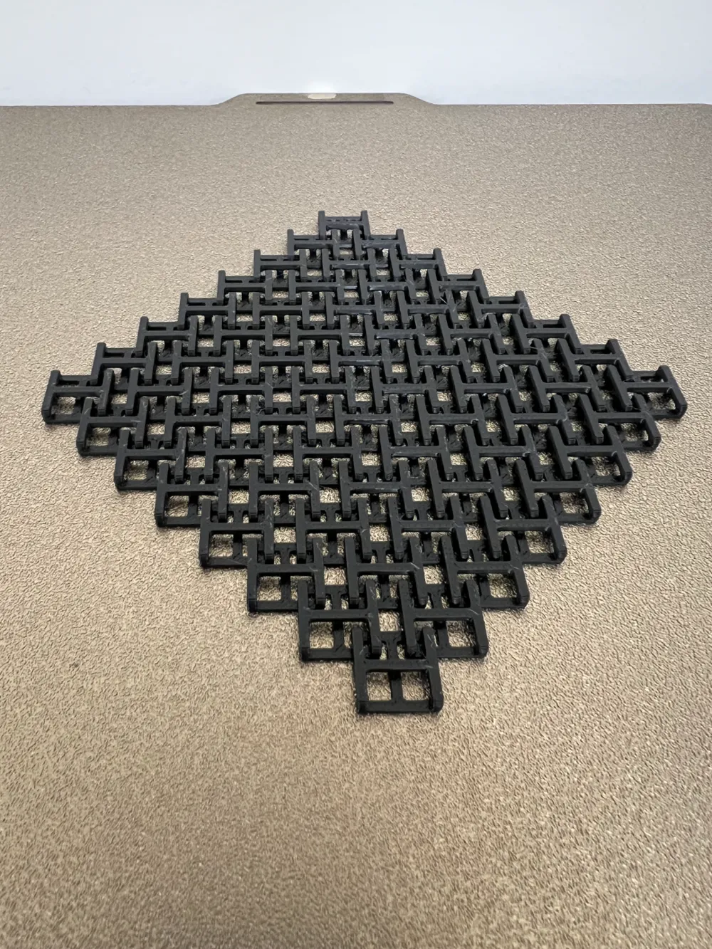 Flexible Scalable Chainmail (NO SUPPORTS) by HotDogKing MakerWorld: Download Free 3D Models