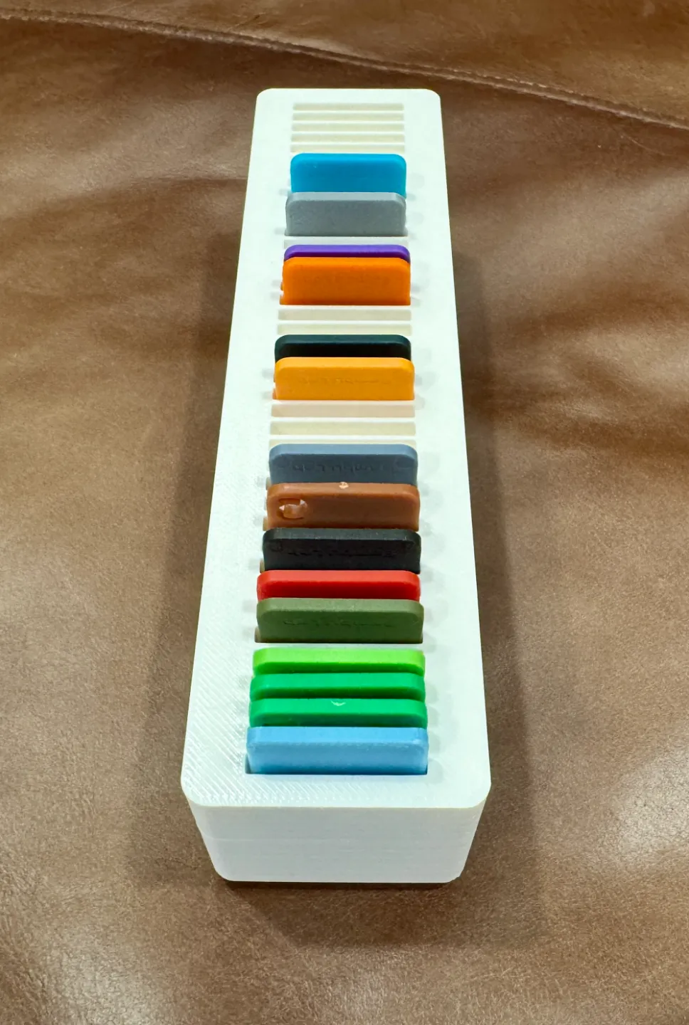 Gridfinity Bambu Labs Filament Swatch Holder by t0nyz MakerWorld ...