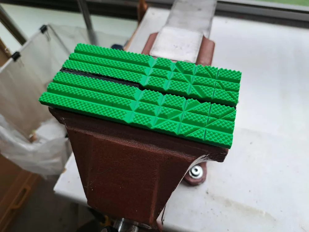 Universal vice jaws for 150mm vice - Free 3D Print Model - MakerWorld