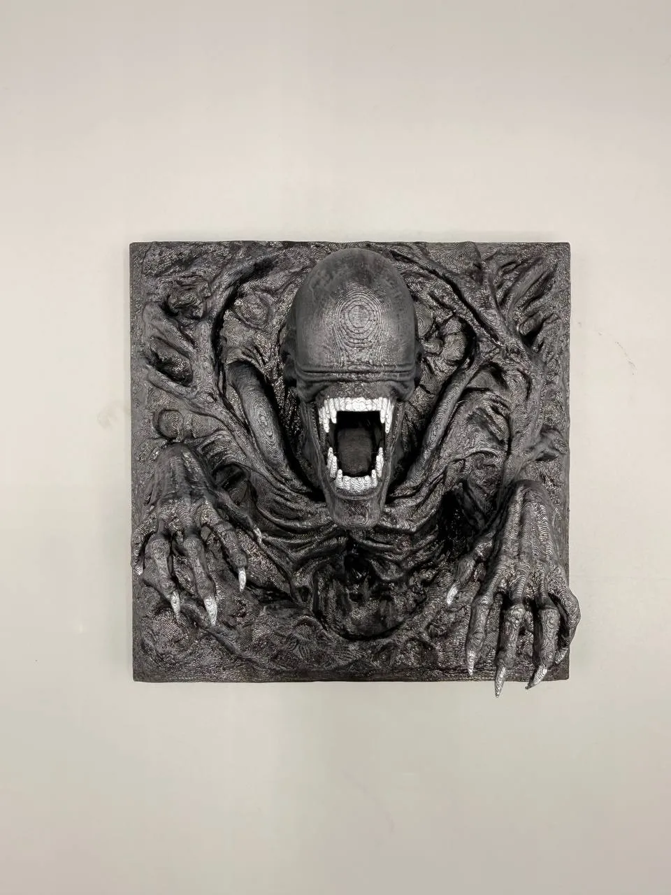 3D - Back Panel (Xenomorph) - Free 3D Print Model - MakerWorld