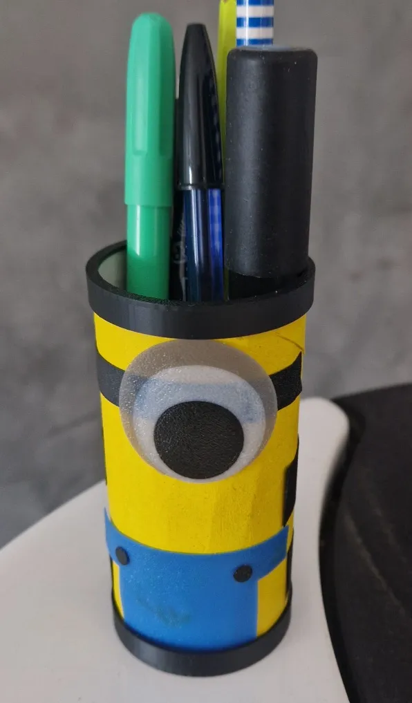 Recycled Roll Minions by simon - MakerWorld