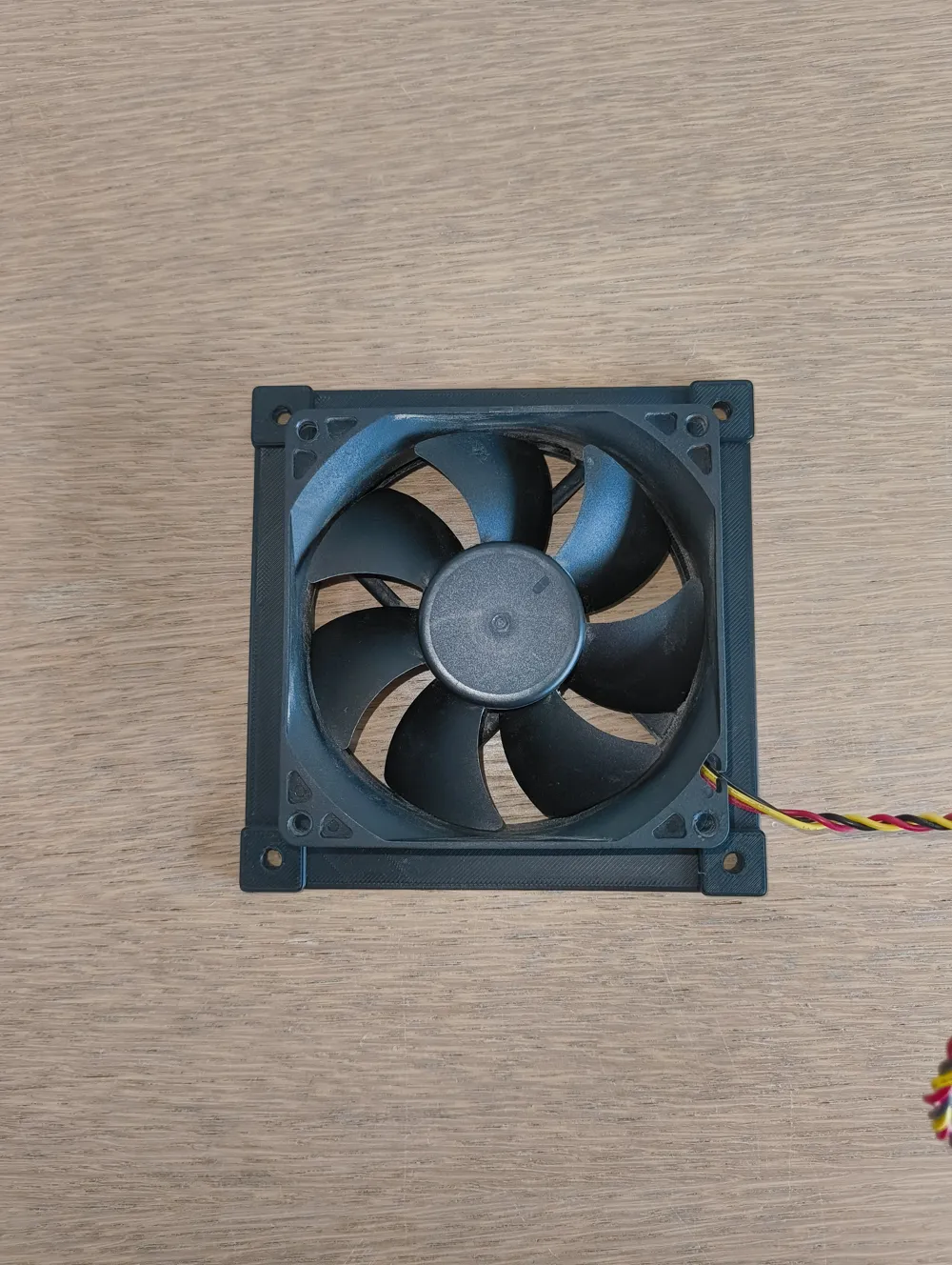 90mm to 120mm PC fan adapter by pozep MakerWorld: Download Free 3D Models