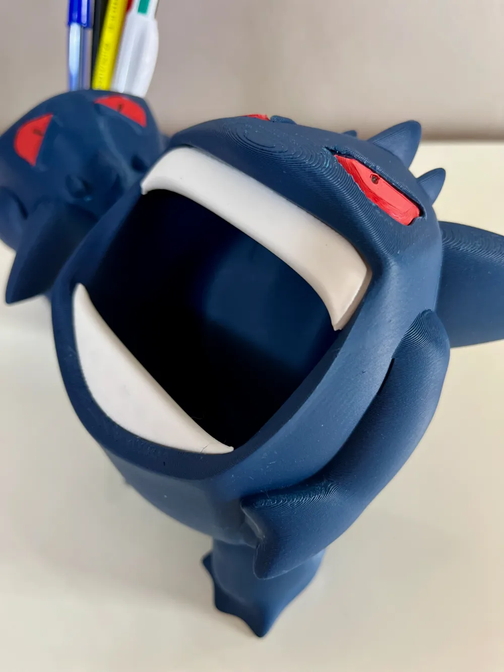 Gengar Pen holder (NOAMS) by Bofonchio MakerWorld: Download Free 3D Models