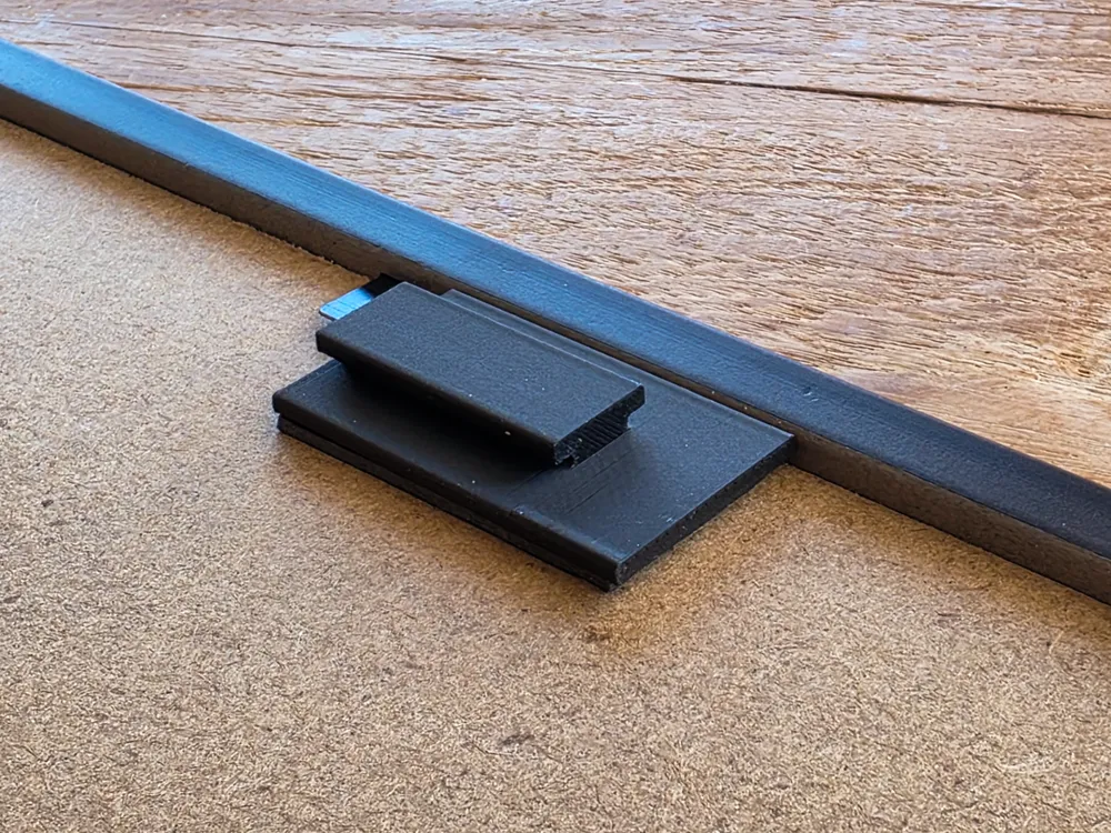 Simple Hidden Picture Frame Mount by Hollandje - MakerWorld