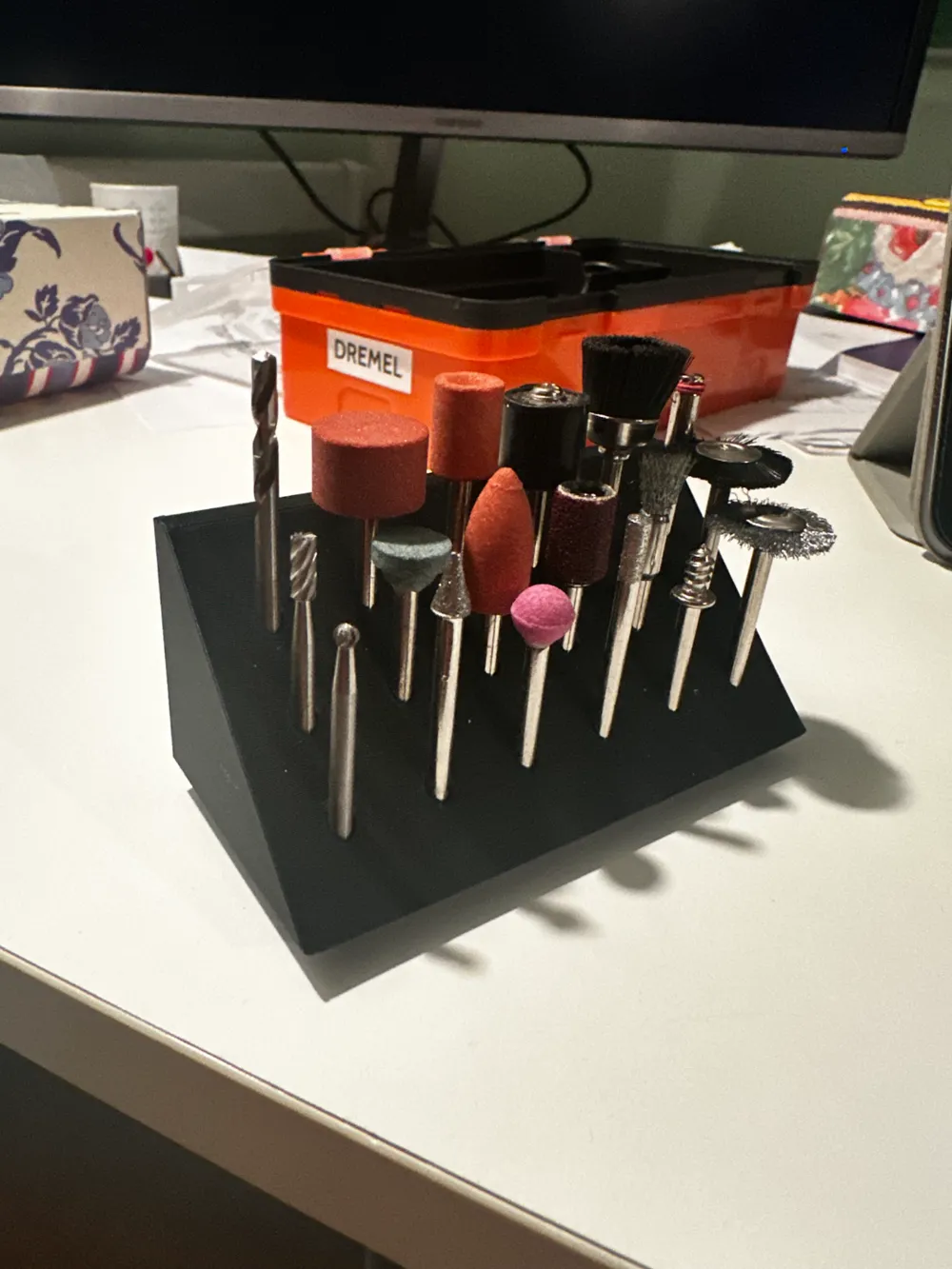 Dremel Bit Holder (18 bits) by matteoleone - MakerWorld