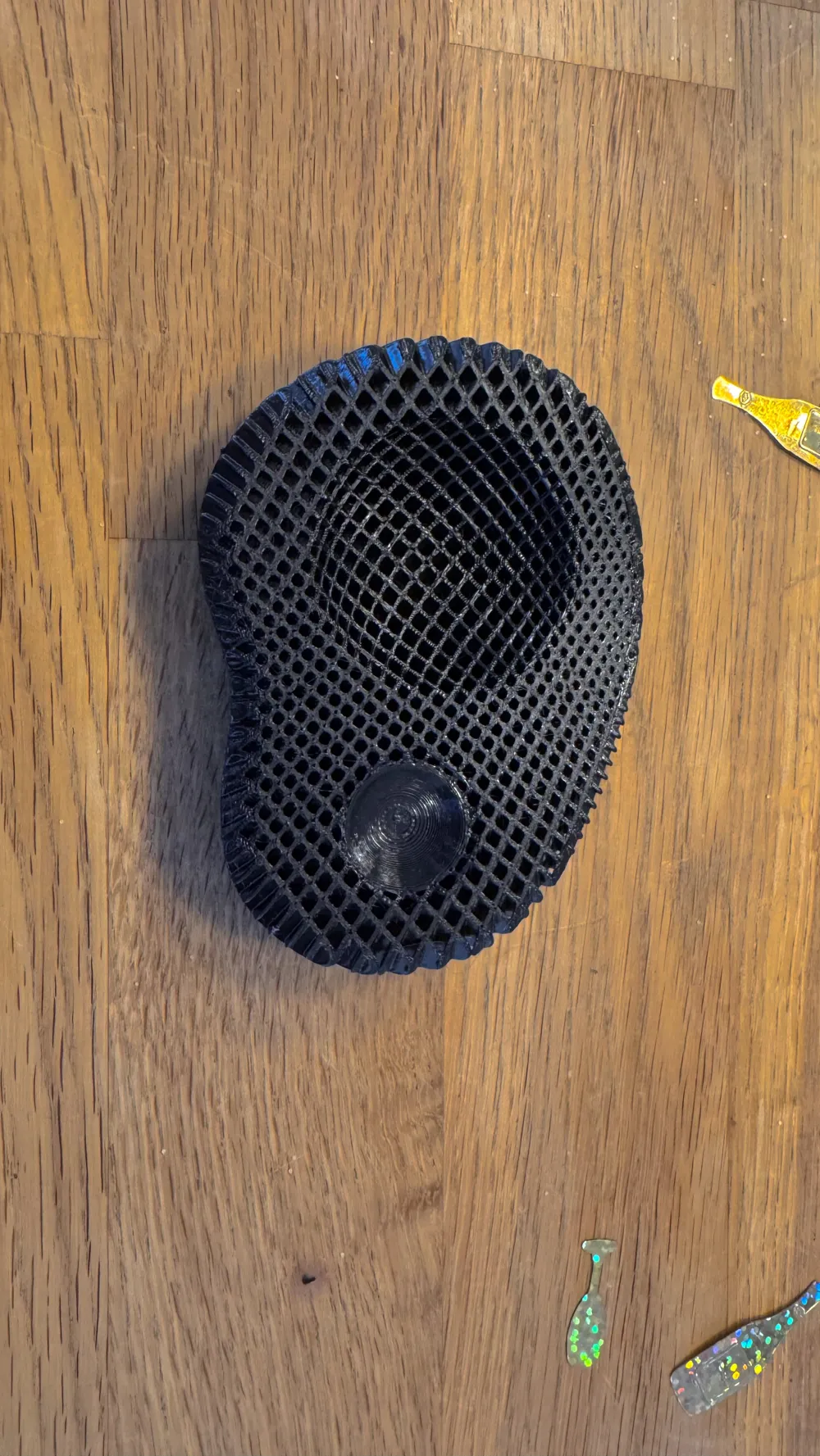 Design Egg Cup with Salt Compartment (Gyroid) Lattice - Free 3D Print ...