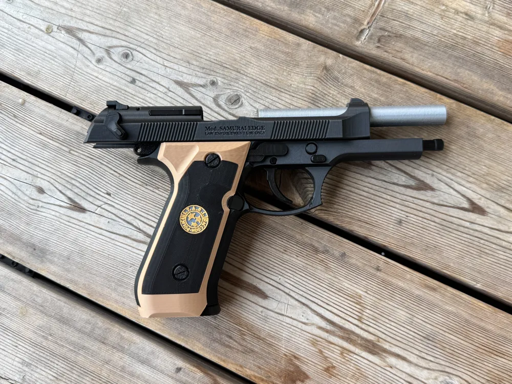Resident Evil – Beretta 92F Samurai Edge by 3dwb MakerWorld: Download Free 3D Models