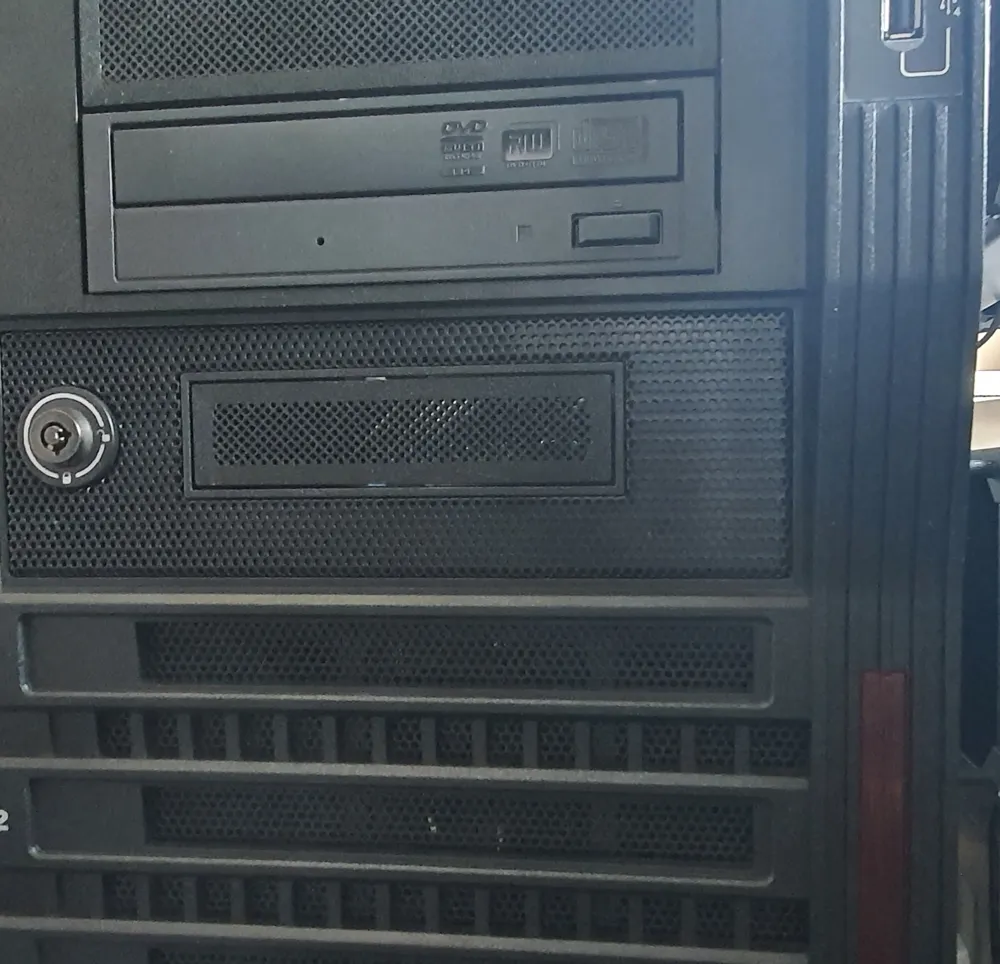 Universal PC Case Drive Bay Cover 3,5" with Mesh Remixed by c_cobra ...