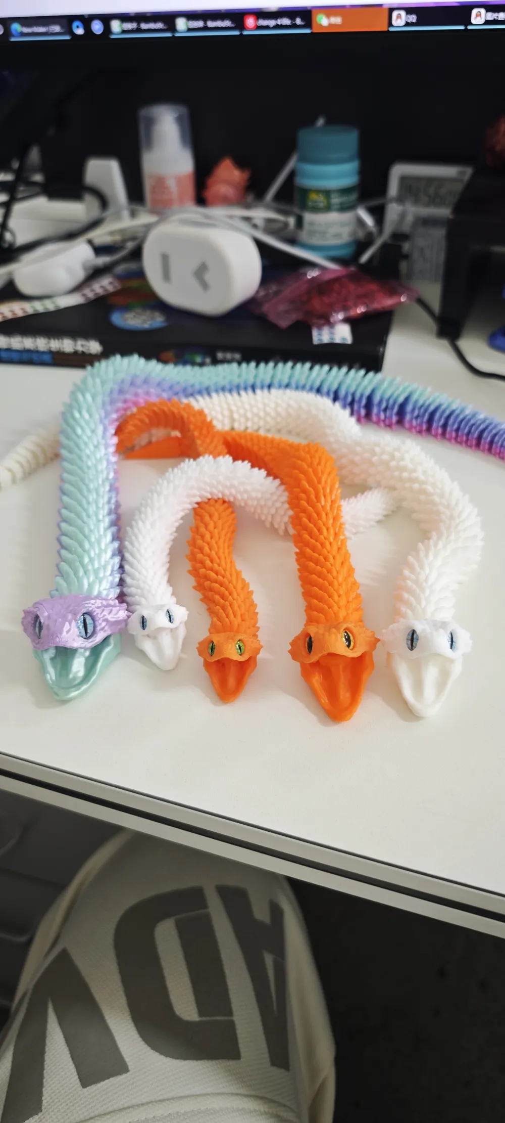 Viper 6-10mm inset eyes, rotatable head, and opening mouth/Can stand ...