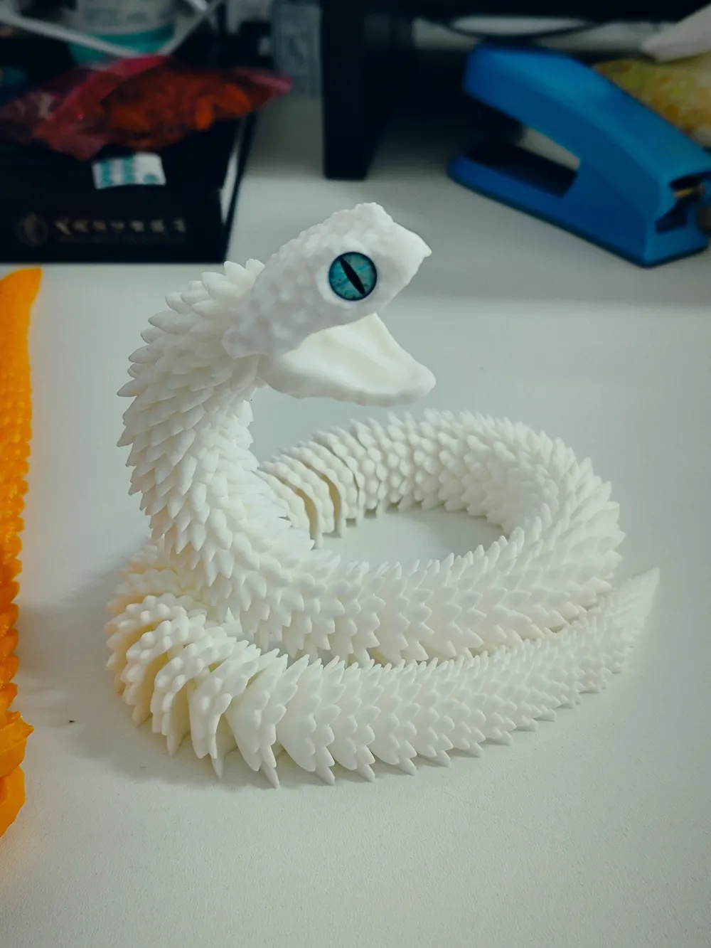 Viper 6-10mm inset eyes, rotatable head, and opening mouth/Can stand upright at 45cm and above ...