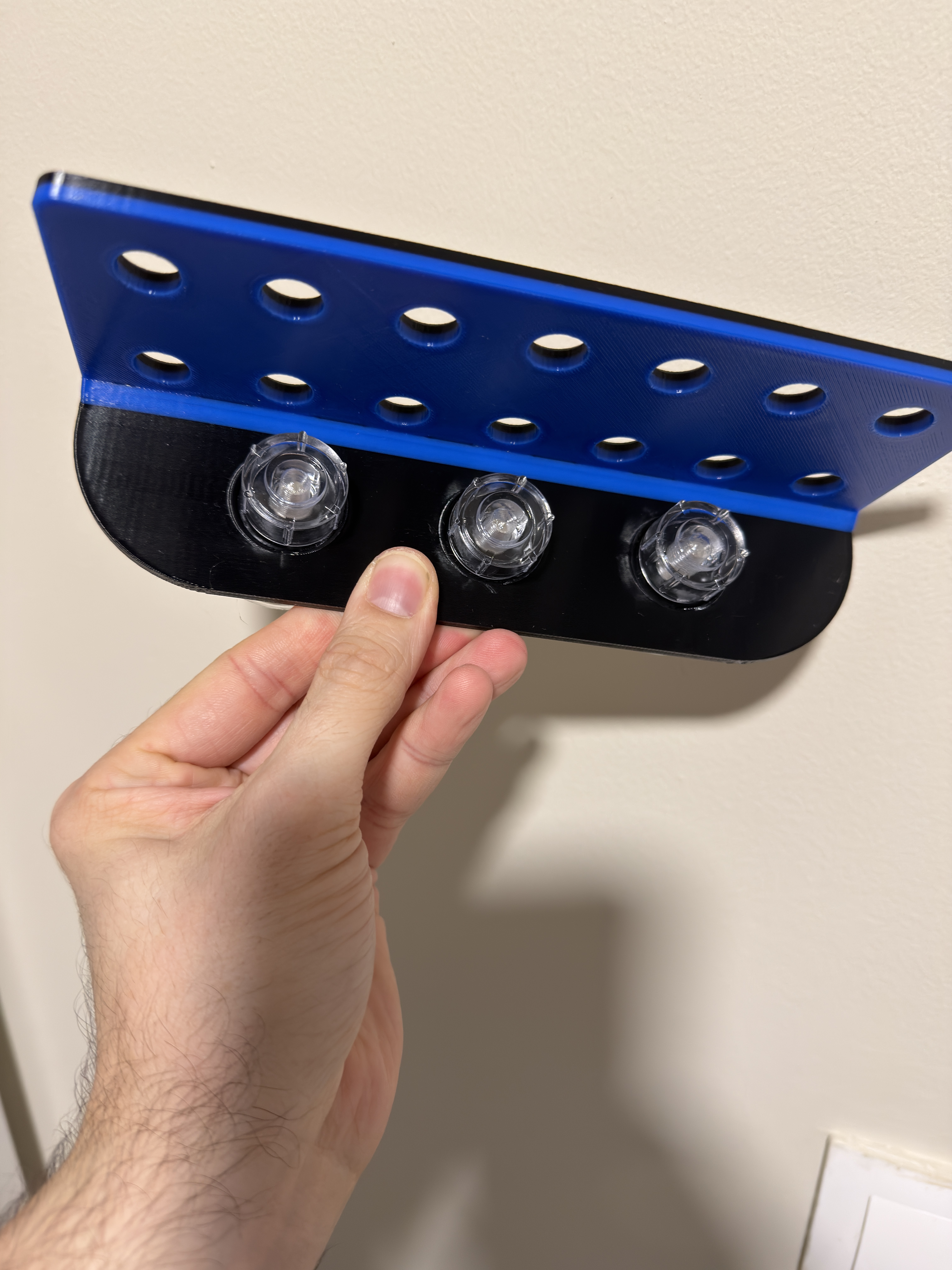 Frag rack for 14 coral frags with suction cups - Free 3D Print Model ...