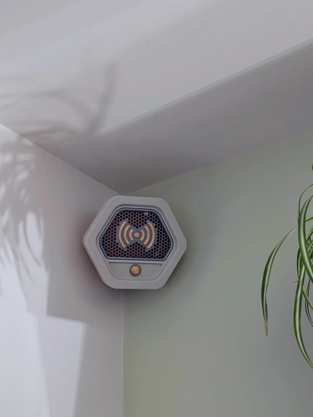 Retro Hex Speaker Cover for Google/Nest Mini by OOMS 3D MakerWorld ...