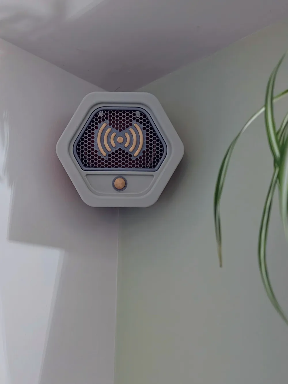 Retro Hex Speaker Cover for Google/Nest Mini by OOMS 3D MakerWorld ...