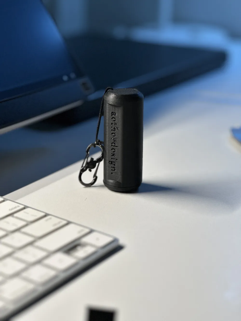 Lip Balm Holder V1.0 (Burt's Bees) by chow MakerWorld: Download Free 3D ...