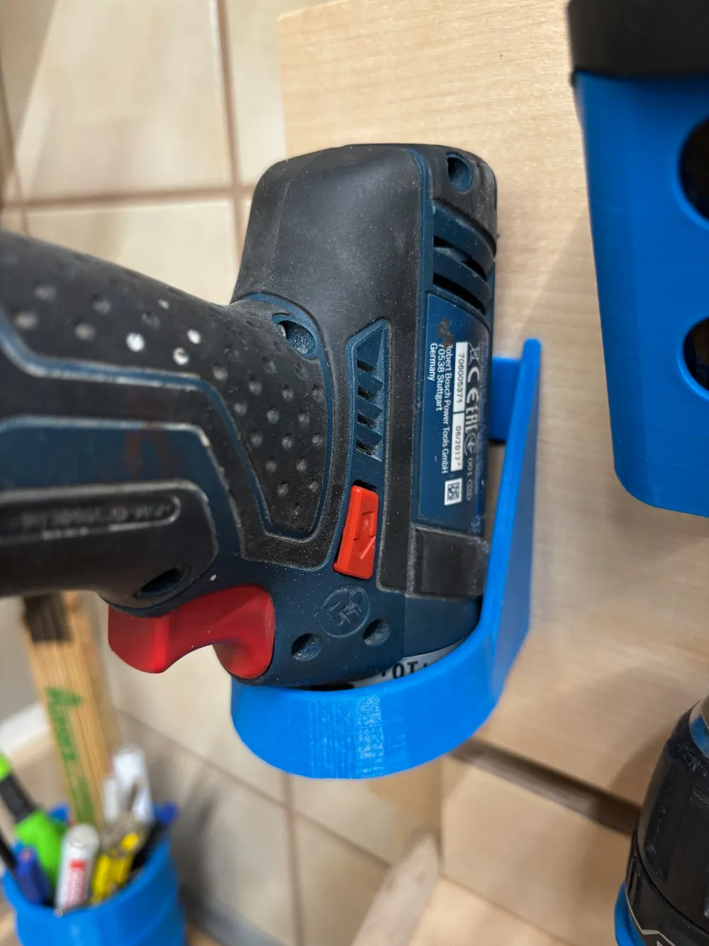 Bosch GSR 12V wall mount Remixed by Nicolas - MakerWorld