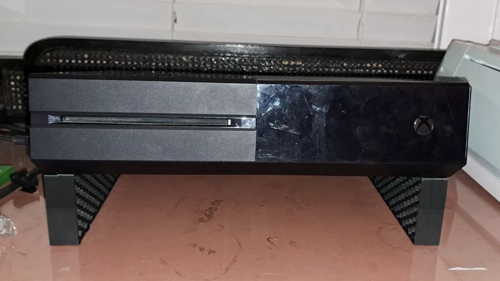 Xbox One Tilted Stand by klchidester7 - MakerWorld