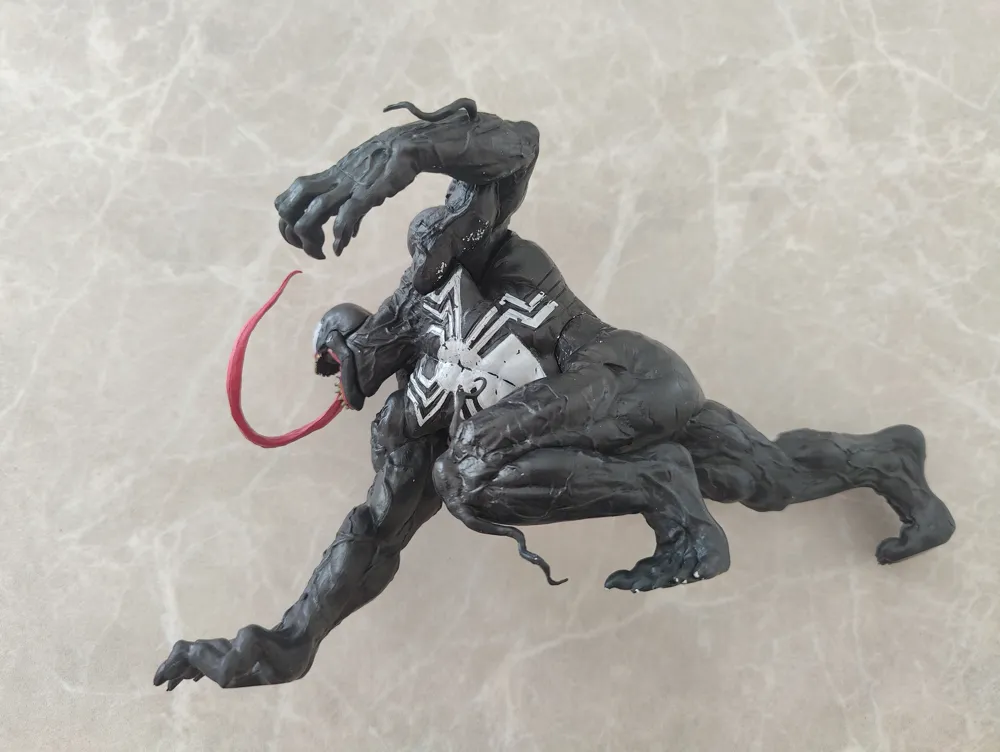 Venom Marvel Segurando / Monstro por LeW MakerWorld: Baixe modelos 3D ...