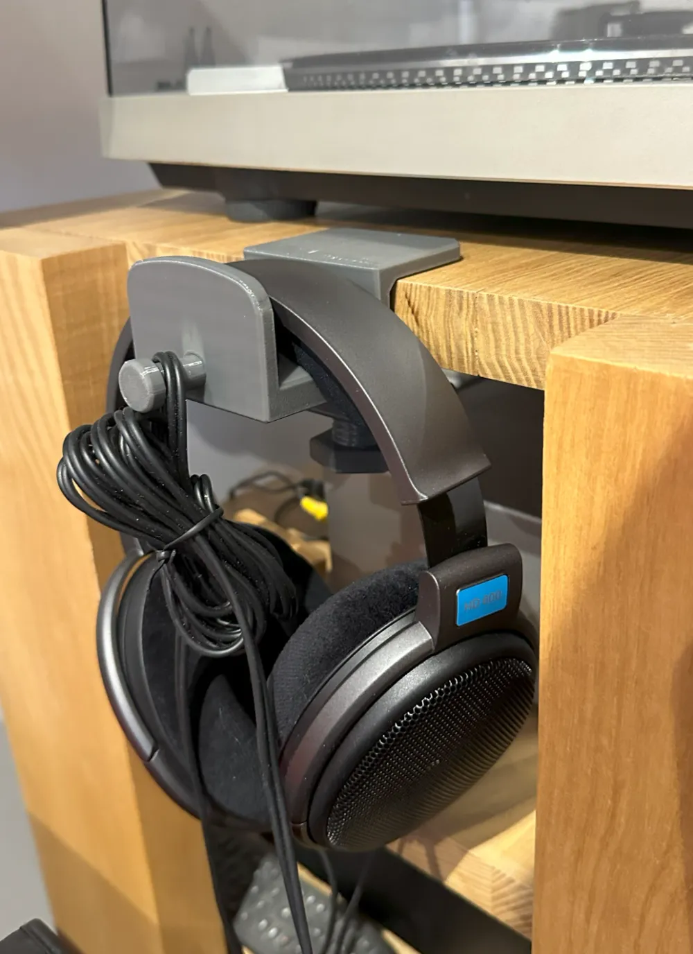 Headset desk mount by ArencjoMakerWorld: Download Free 3D Models