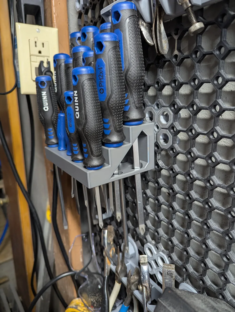 15 Screwdriver Multiboard Mount by Spoony MakerWorld: Download Free 3D ...