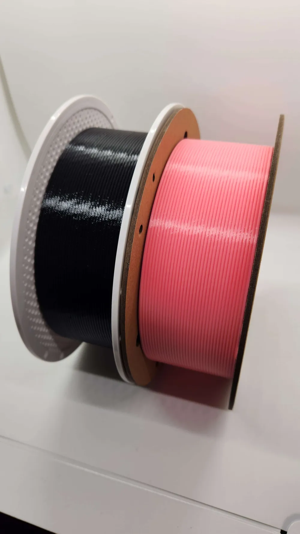 The Spool Safe by Herc does that thing - MakerWorld