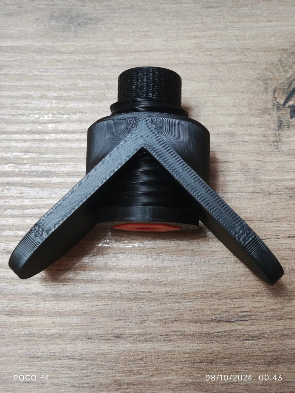 Tapping guide for cylindrical surfaces by Grxmix - MakerWorld
