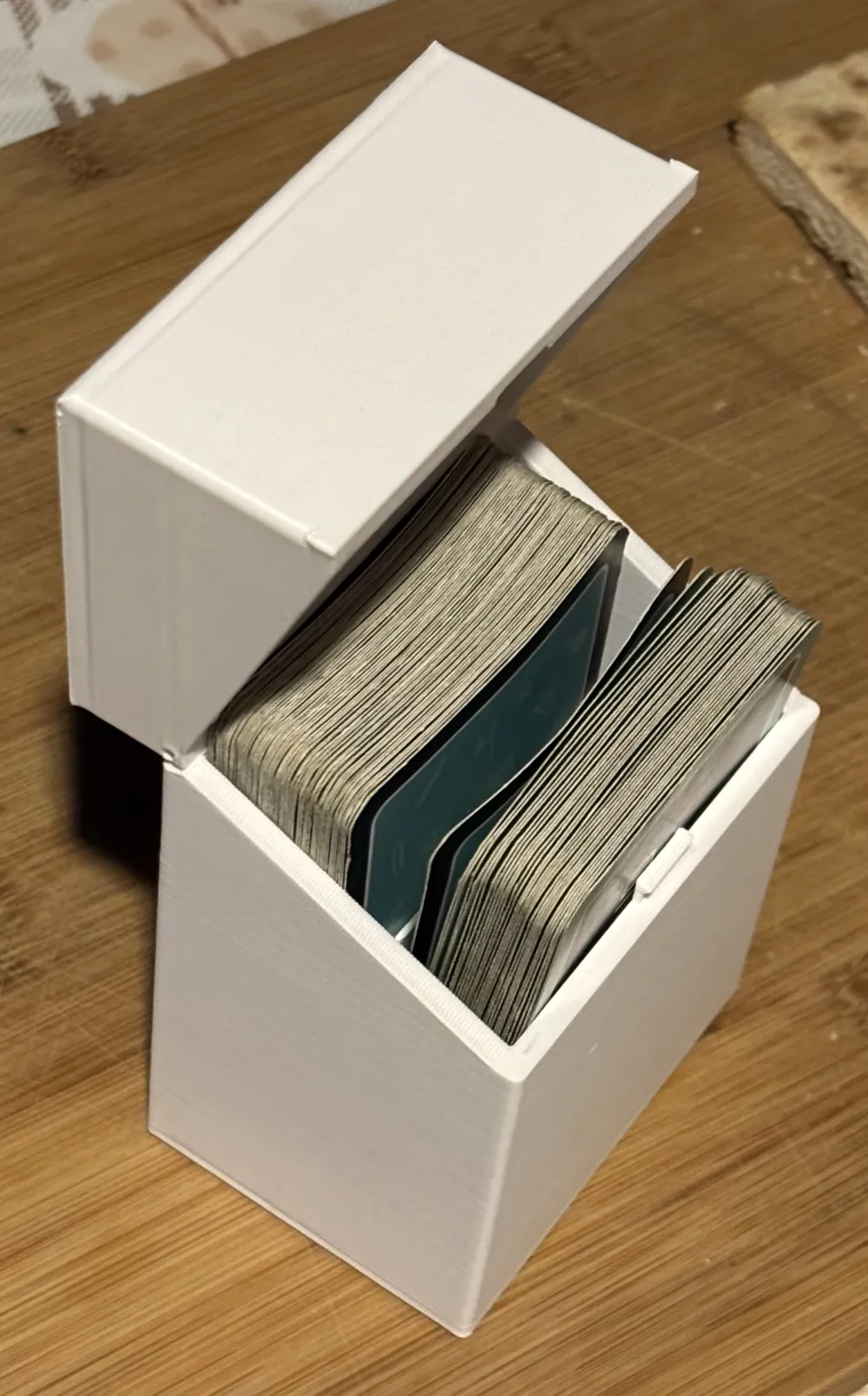 Customizable Playing Cards Box with Divider - Free 3D Print Model ...