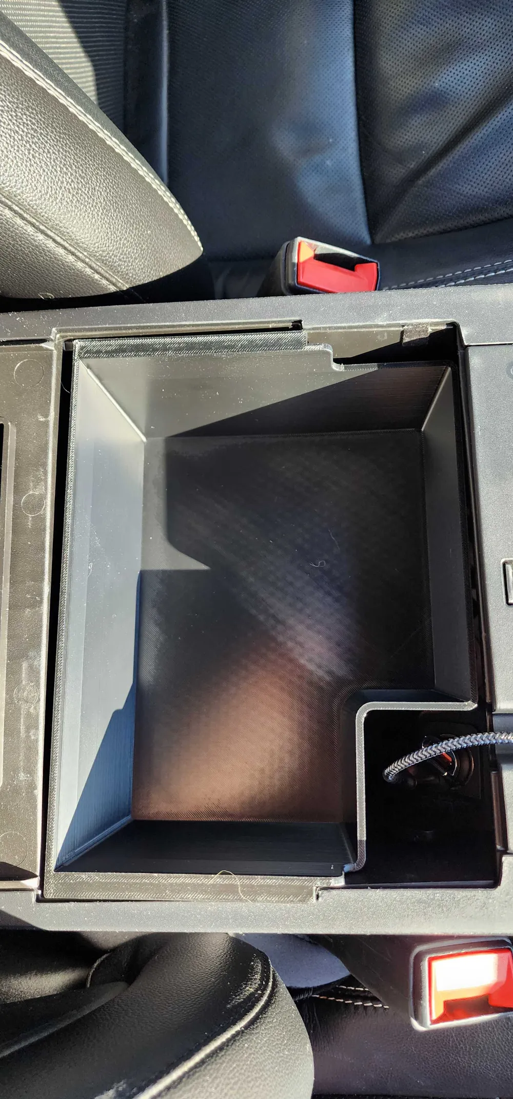 2020 Ford Explorer Center Console Tray - Free 3D Print Model - MakerWorld