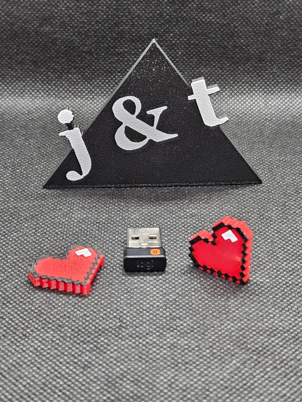 8-bit heart Dongle Cover by Rager1902 - MakerWorld