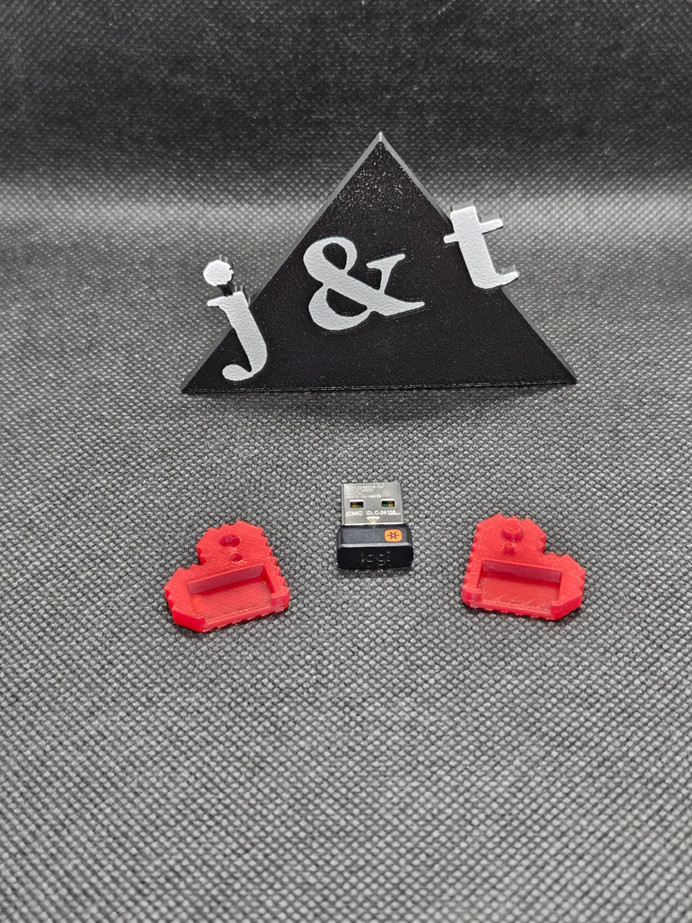 8-bit heart Dongle Cover by Rager1902 - MakerWorld