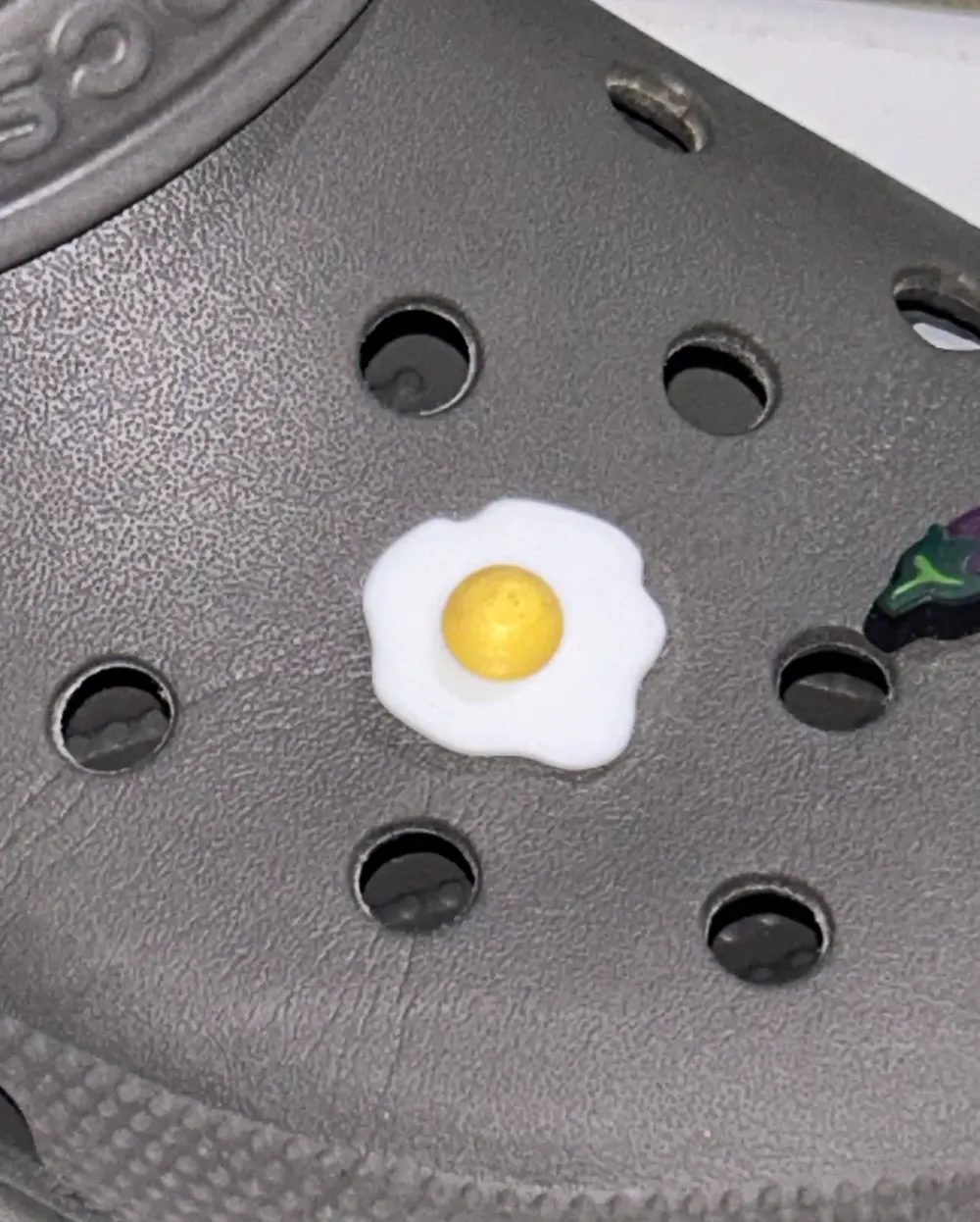 egg croc charm (Multi-/Single color) by ThemeParkBoy MakerWorld ...