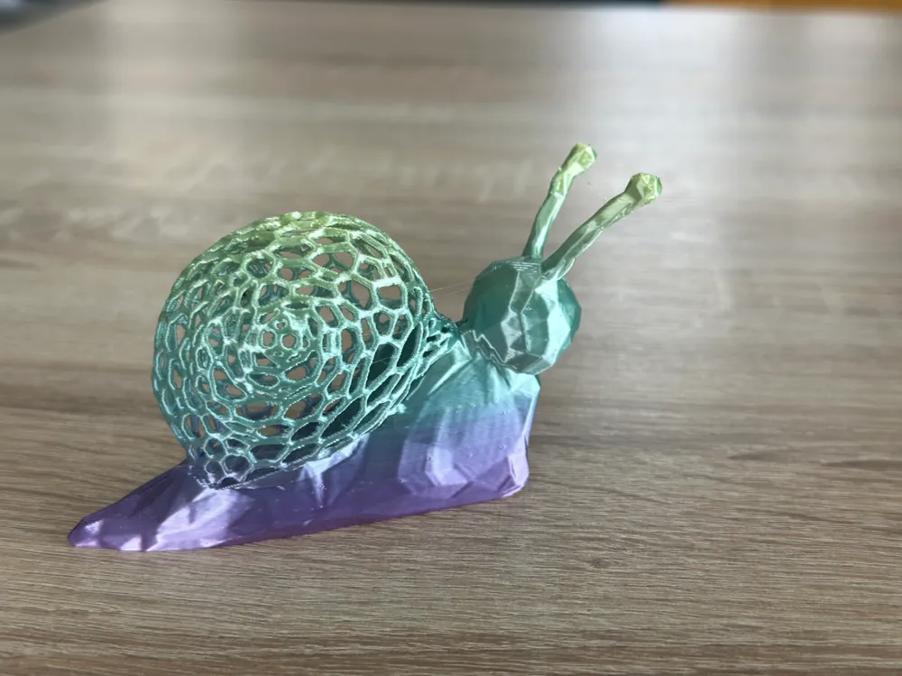 Voronoi cute snail by kisik20 - MakerWorld