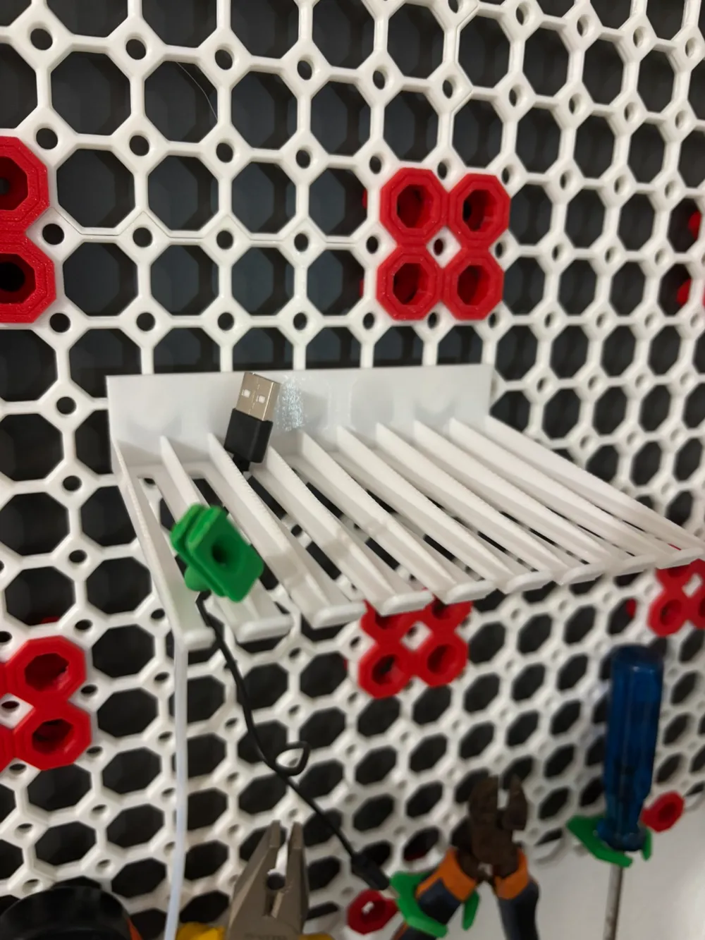 Parametric patch cable holder Remixed by Pedro Leite - MakerWorld