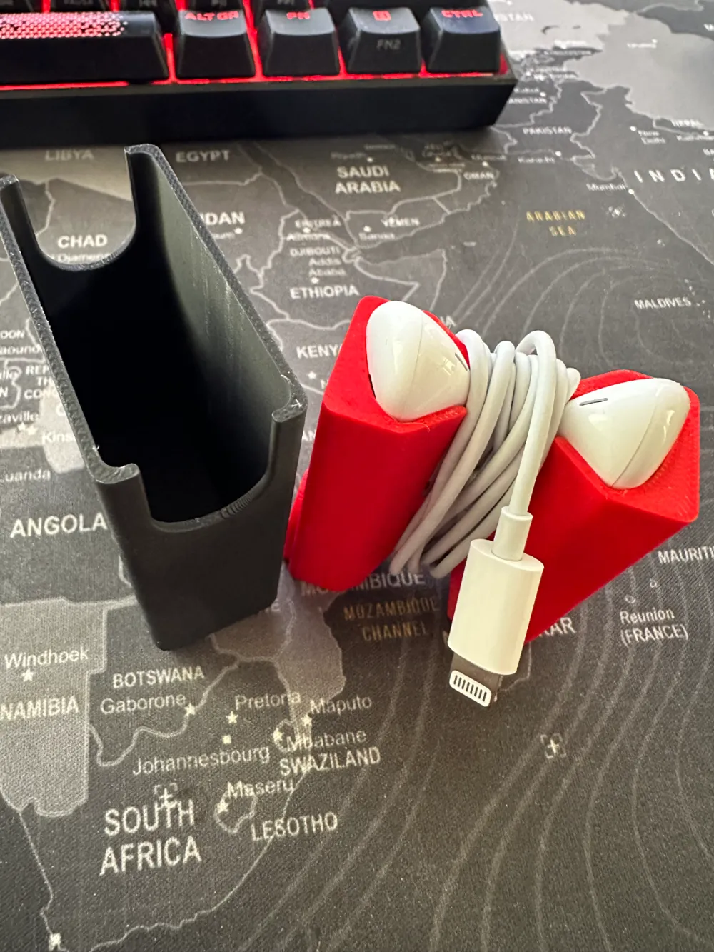 EarPods case by javiermtv - MakerWorld