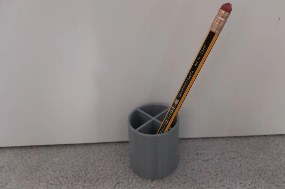 Pencil holder by H€ki - MakerWorld