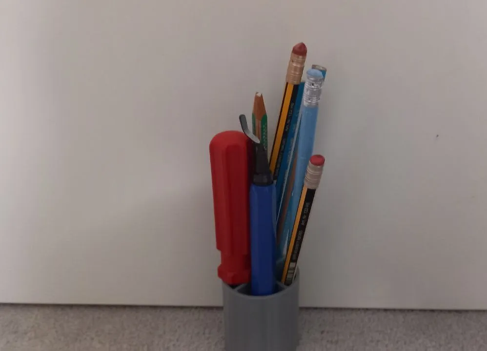 Pencil holder by H€ki - MakerWorld