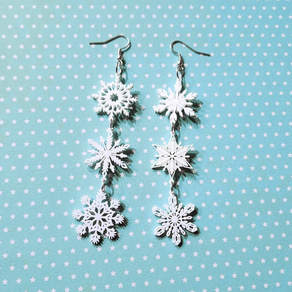 Tiered Snowflake Dangling Earrings by Cosmo Moore - MakerWorld