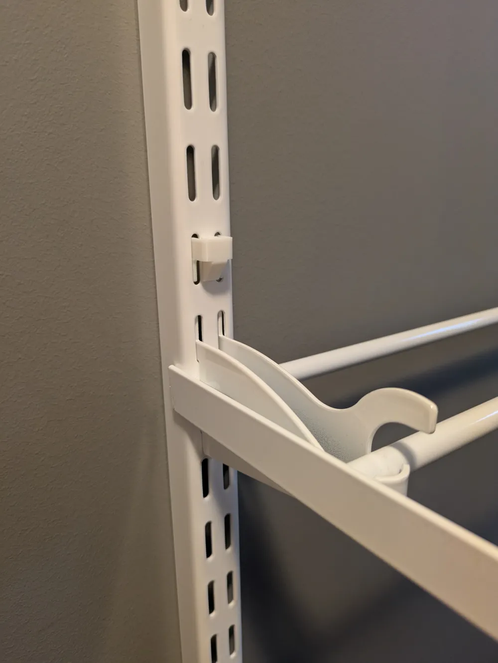 Elfa Wall Rail Bracket Locking Clip by magloon MakerWorld: Download ...