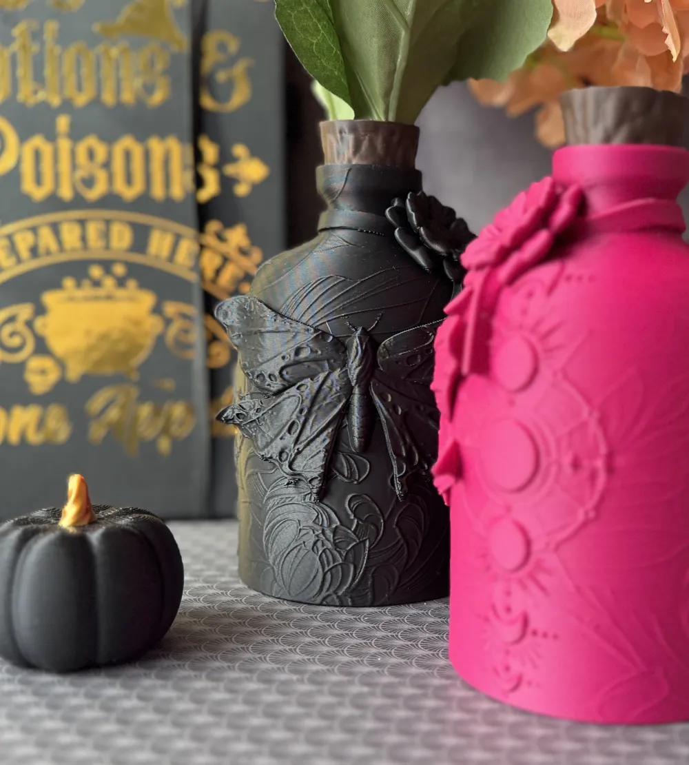 Potion Bottle Moth – Vase or Candle Holder by MaxFabFlo.3D.Druck MakerWorld: Download Free 3D Models