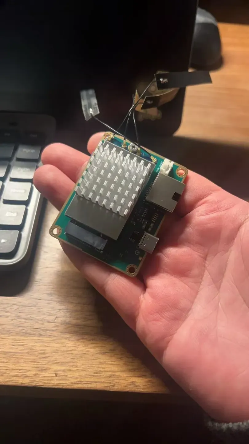 Miniature 5G Module Adapter Board Enclosure: Gigabit Edition by 奶师傅 ...