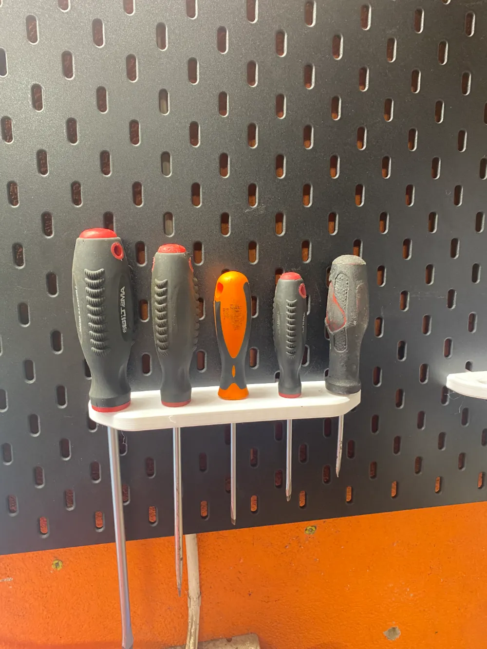 Skadis Screwdriver holder by eddanbov - MakerWorld