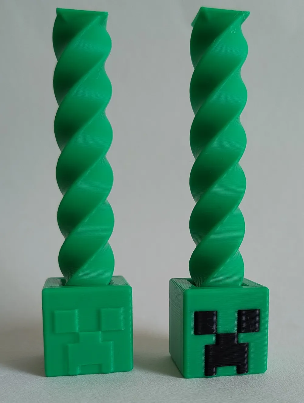 Minecraft Creeper Passthrough Fidget Toy by Alwyn MakerWorld: Download ...