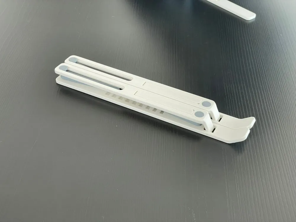 Fully printed foldable laptop stand. by Perry MakerWorld: Download Free ...