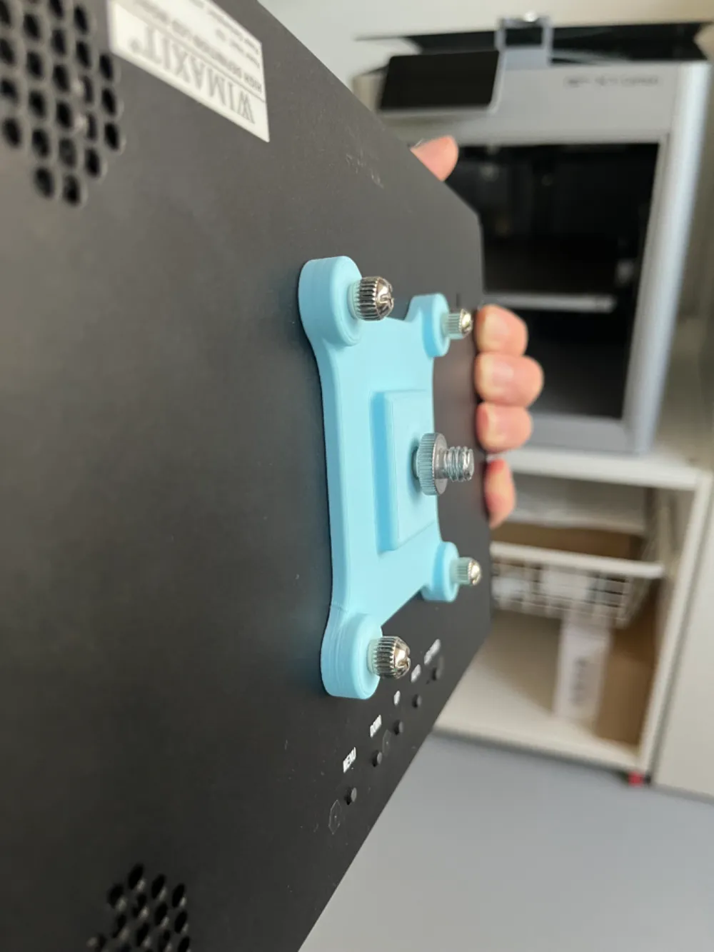 VESA 75mm back plate to 3/8in screw by ubidefeo - MakerWorld