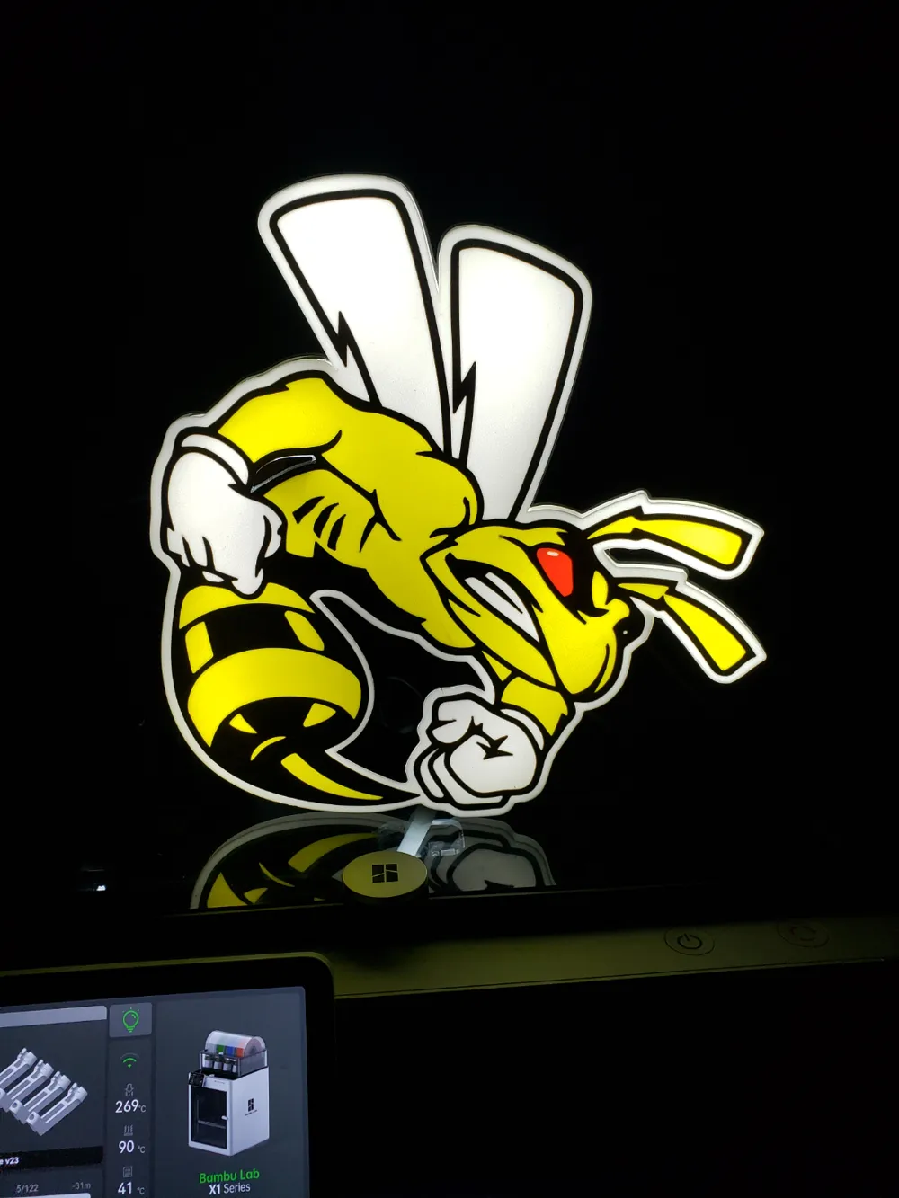 Super Angry Bee Lightbox by hjtatum - MakerWorld