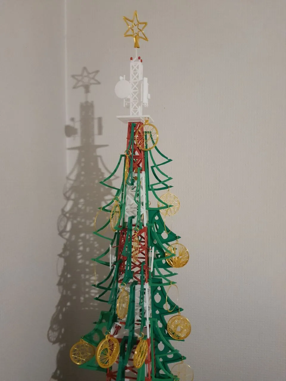Christmas set for Telecom tower model by Dadikonna - MakerWorld