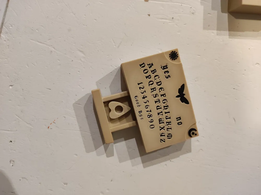 Mini Ouija Board – Pocket-sized Messages - Free 3D Print Model - MakerWorld