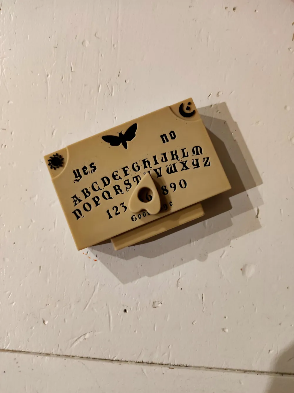 Mini Ouija Board – Pocket-sized Messages - Free 3D Print Model - MakerWorld