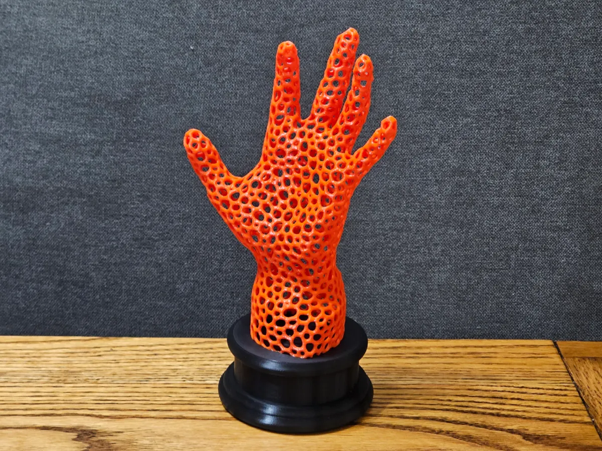Voronoi-Hand-Sculpture Remixed by DRAKON MakerWorld: Download Free 3D ...